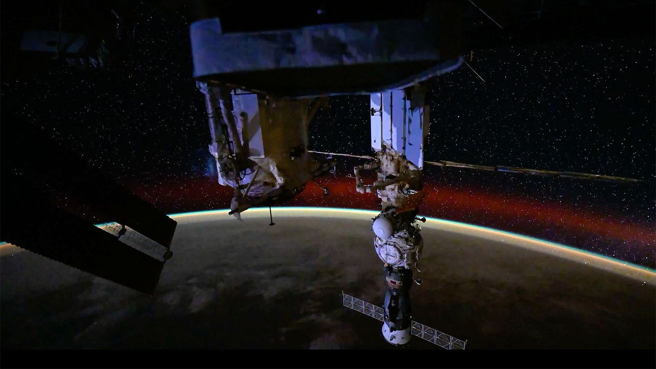 Astronauts welcome arrival of new crewmates | On the ISS this week Nov ...