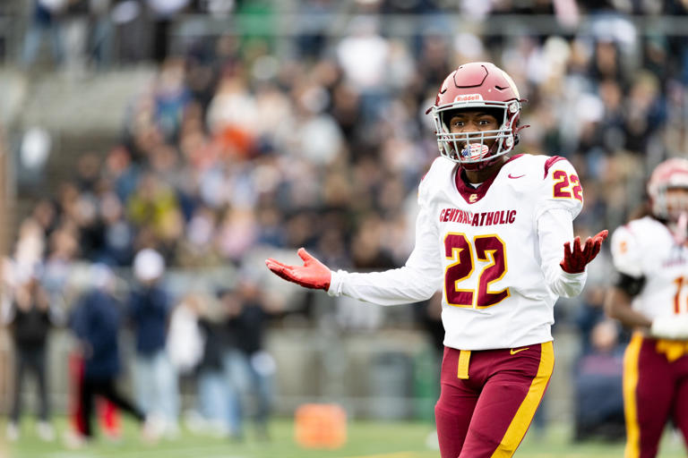 ‘This is the dream’: Lake Oswego routs Central Catholic in Class 6A ...