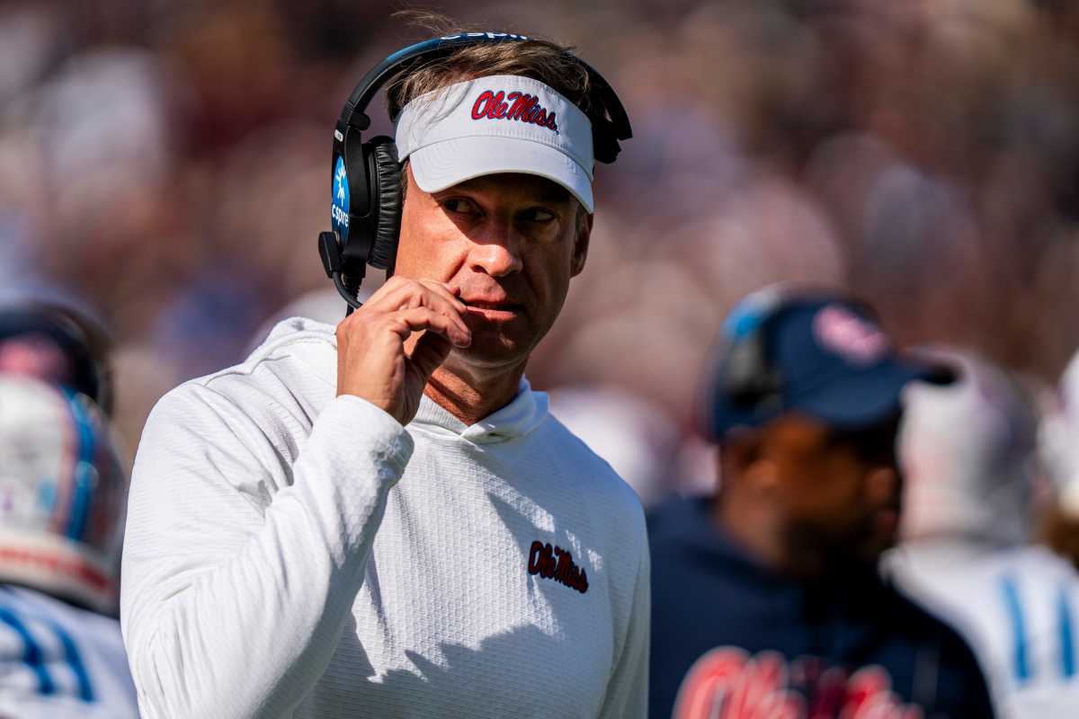 Lane Kiffin, LSU Dealt News Amid College Football Season