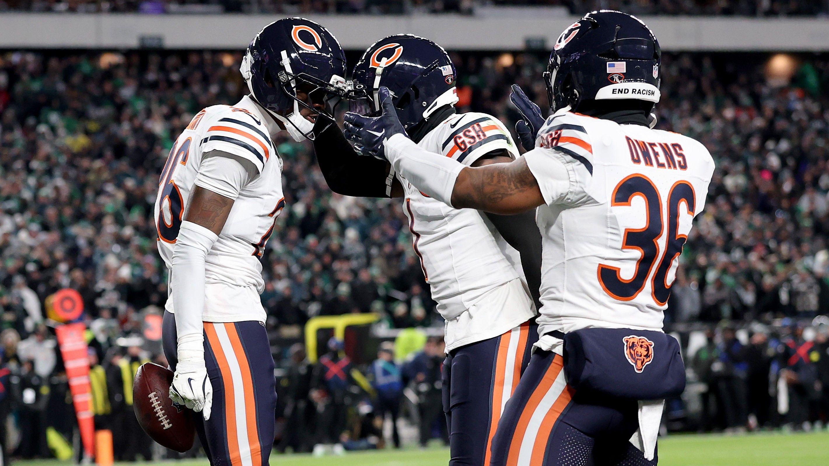 Bears beat Eagles to extend winning streak to five