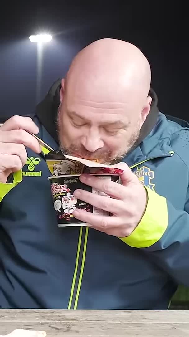 Coach Jason's back to back power moves! 제이슨 코치의 2연타 공격! 🗣️