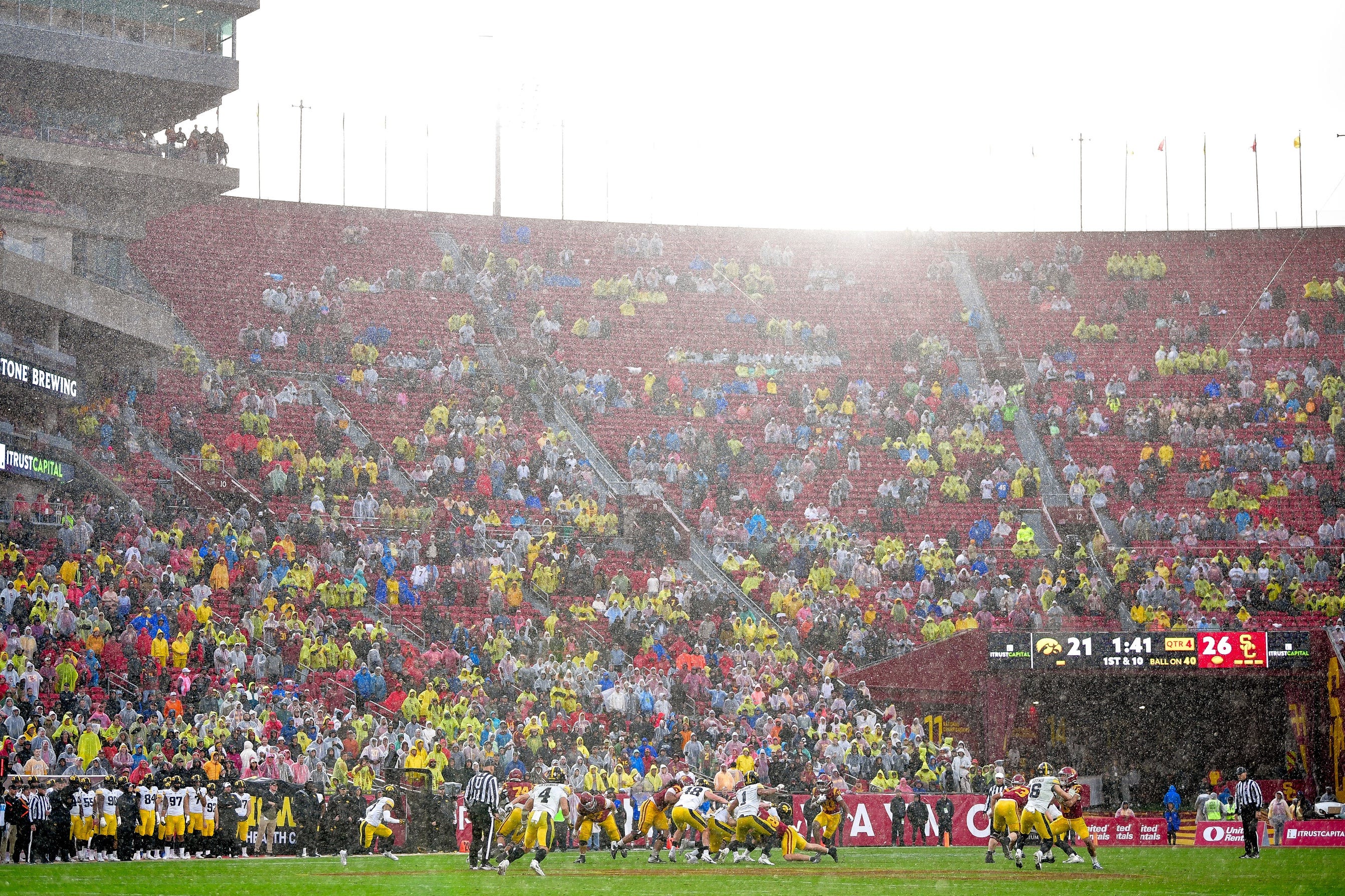 Lincoln Riley sends message to USC fans before UCLA rivalry matchup