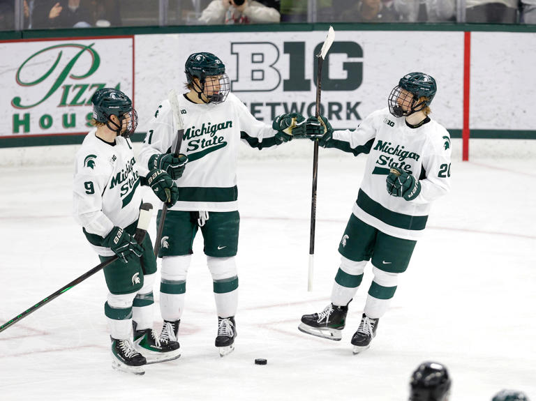 No. 4 Michigan State hockey rolls No. 2 Wisconsin, 4-1, to earn road sweep
