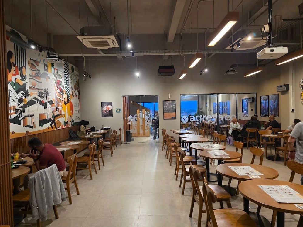 10 Rekomendasi Cafe di Condet Paling Hits dan Murah, Nomor 4 Hidden Gem ...