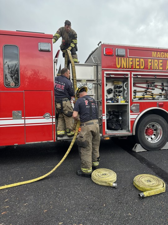 Fire watch: Lake Mountain brush fire prompts evacuations in Saratoga ...