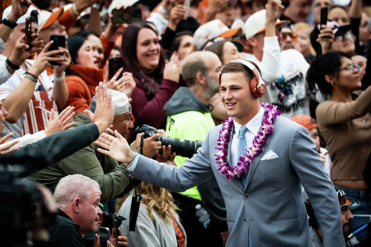 Texas vs Texas A&M: Longhorns hand No. 3 Aggies their first loss and ...