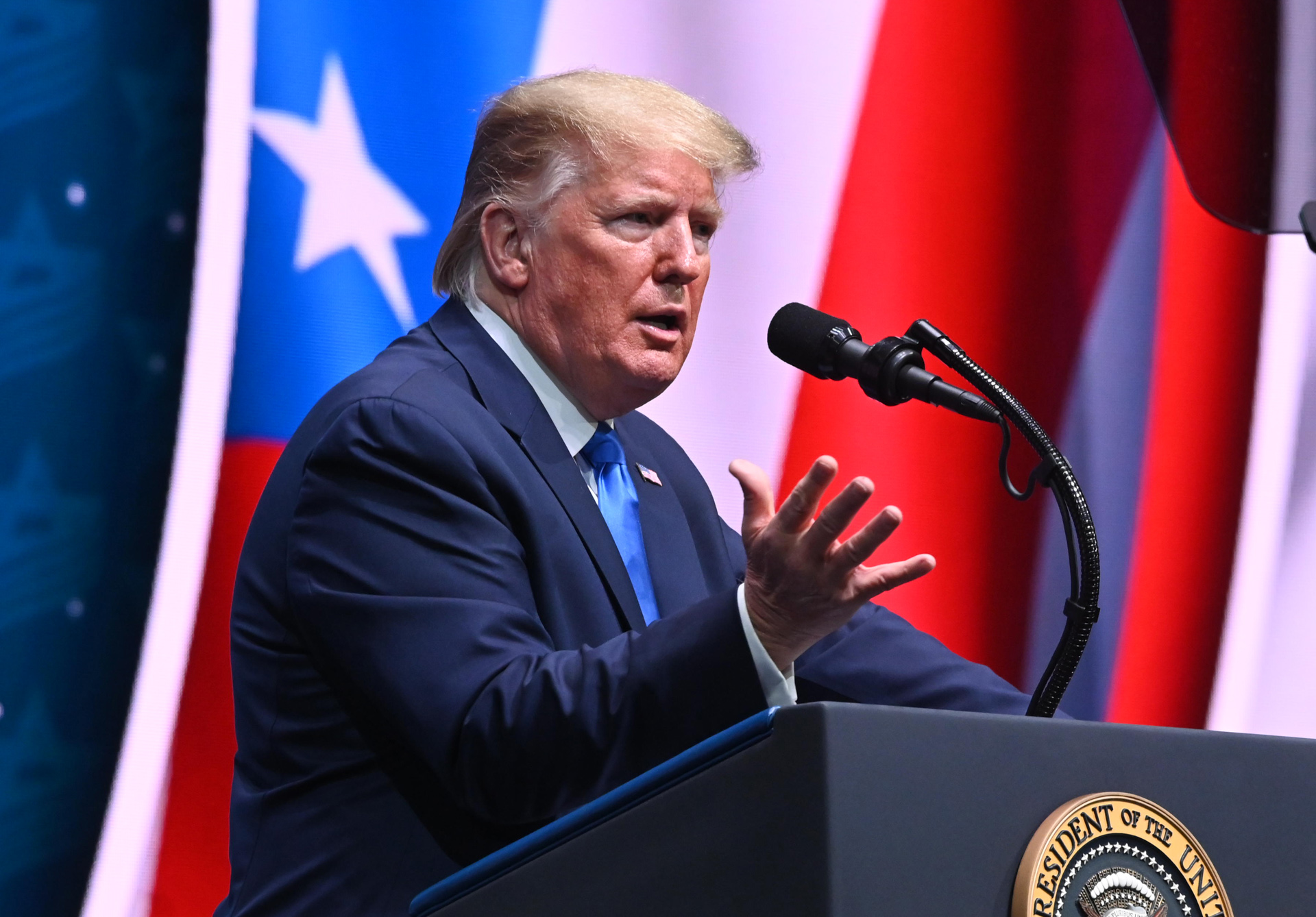 Trump razend: “dat is een waardeloze vrouw”