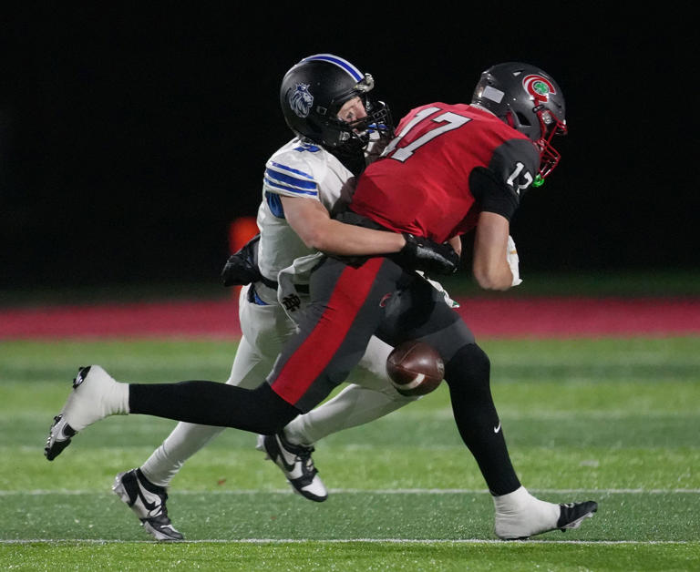 OHSAA football scores, Toledo Central Catholic vs. Watterson High ...