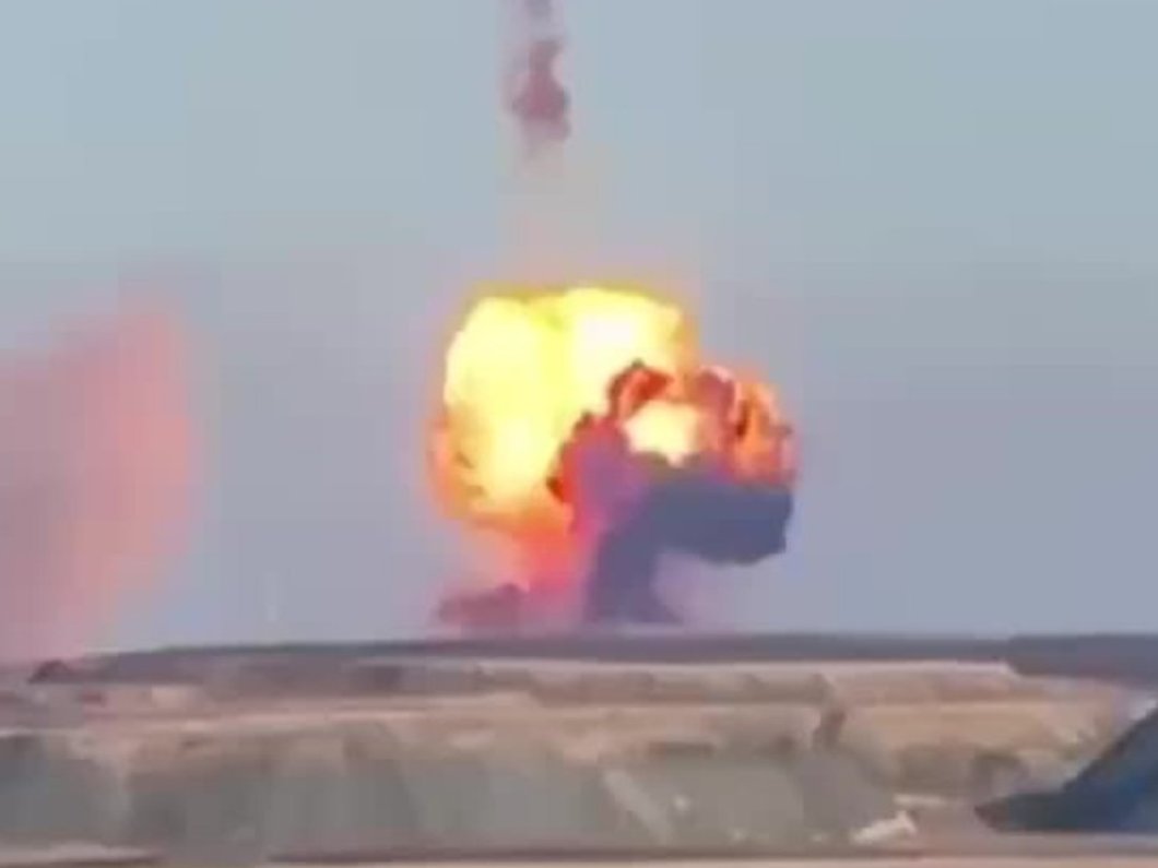 Russian intercontinental missile explodes shortly after launch