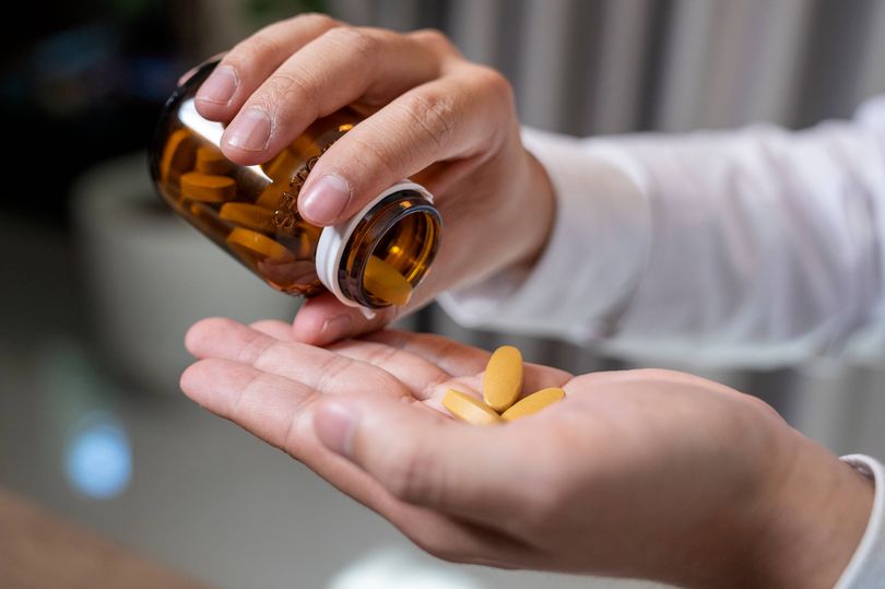Pharmacist urges people to take 1 pill to help avoid colds and flu in ...