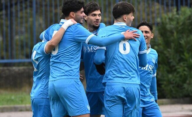 Andrea Chiummariello, primo contratto da professionista con la SSC Napoli