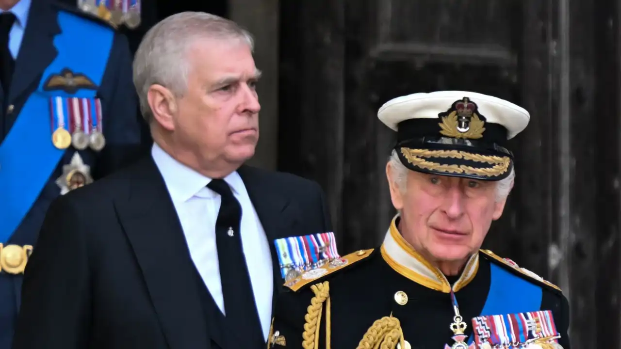 Andrés echa un pulso a Carlos III antes de abandonar Royal Lodge ...