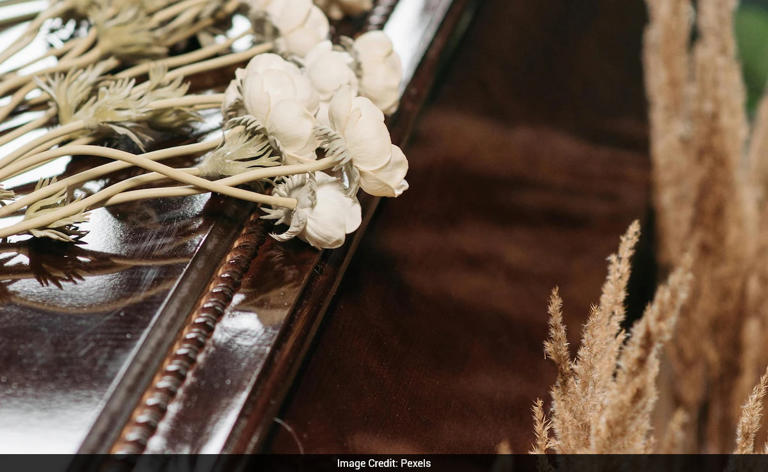 Study Reveals Mystery Behind The Ancient "Hanging Coffin"