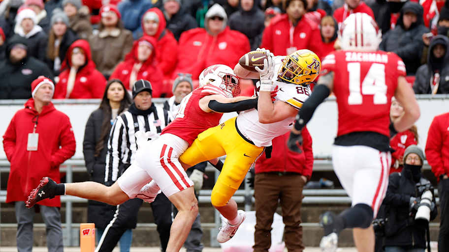 Wisconsin vs. Minnesota football final odds and predictions