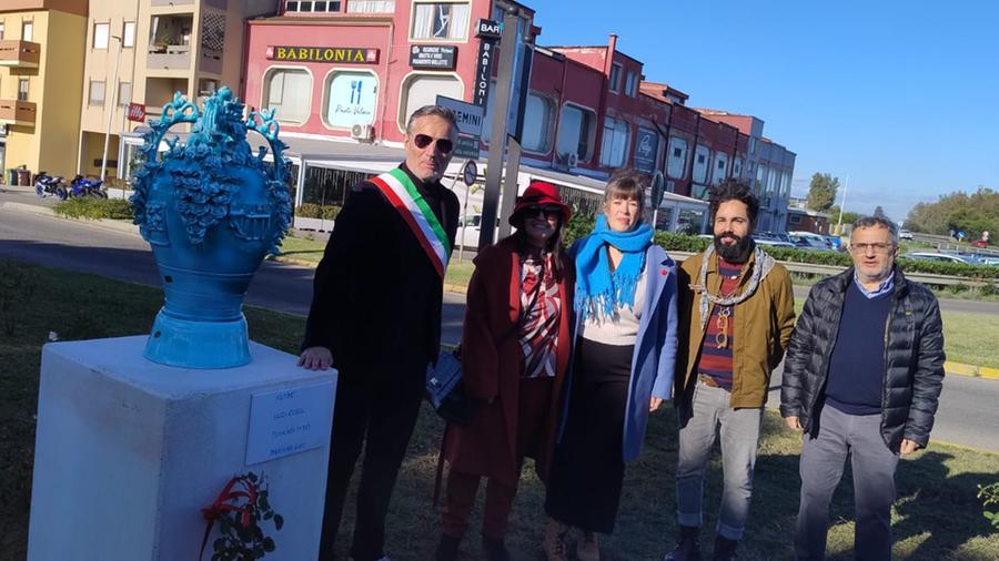 «Assemini città della ceramica»: le opere degli artigiani abbelliscono ...
