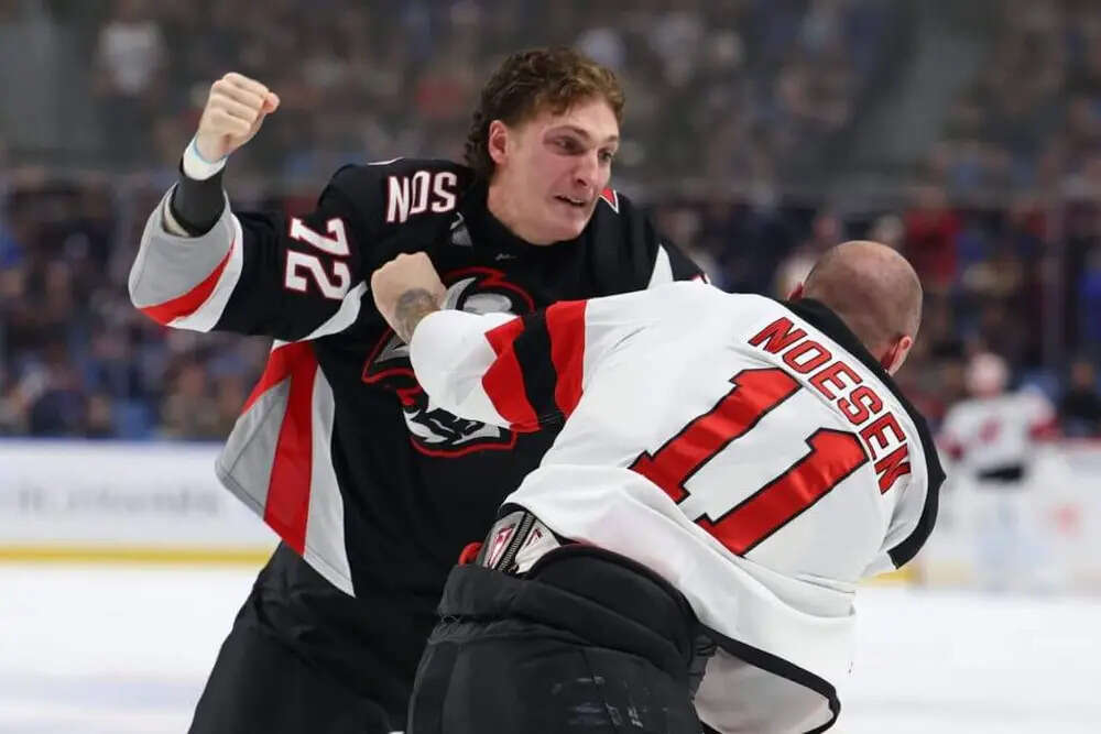 NHL Update: Tage Thompson fights Stefan Noesen in Buffalo Sabres at New ...