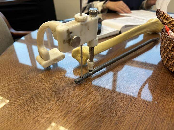 WWU team patents device to help surgeons repair large broken bones