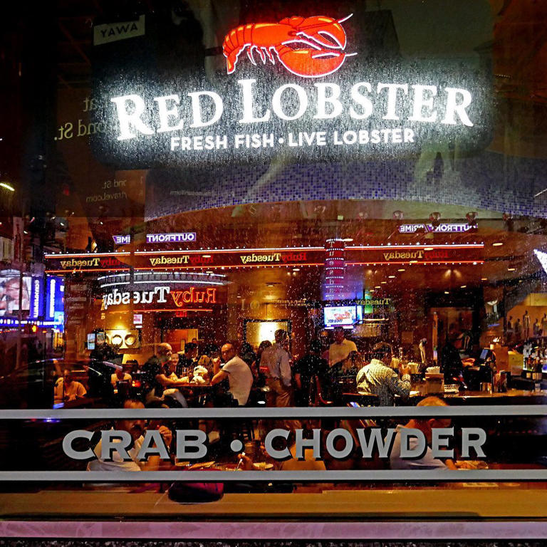 6 Once-Popular Restaurant Chains Set for a 2025 Comeback