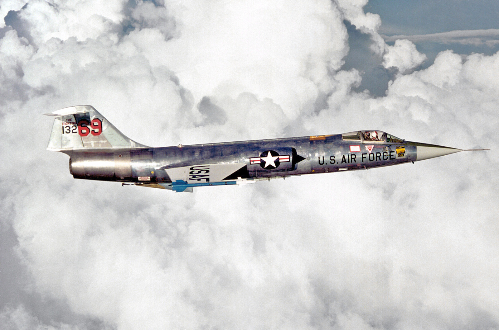 10 fascinating American warplanes from the 1960s