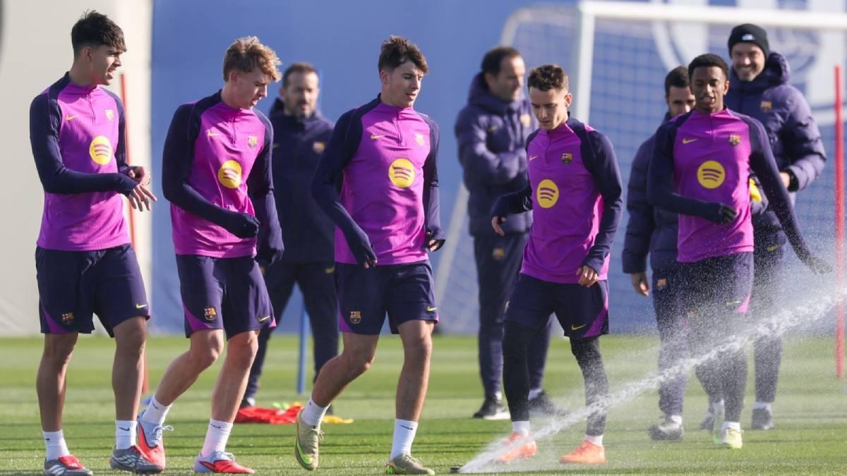 Un estreno y dos novedades de Flick en la lista contra el Alavés