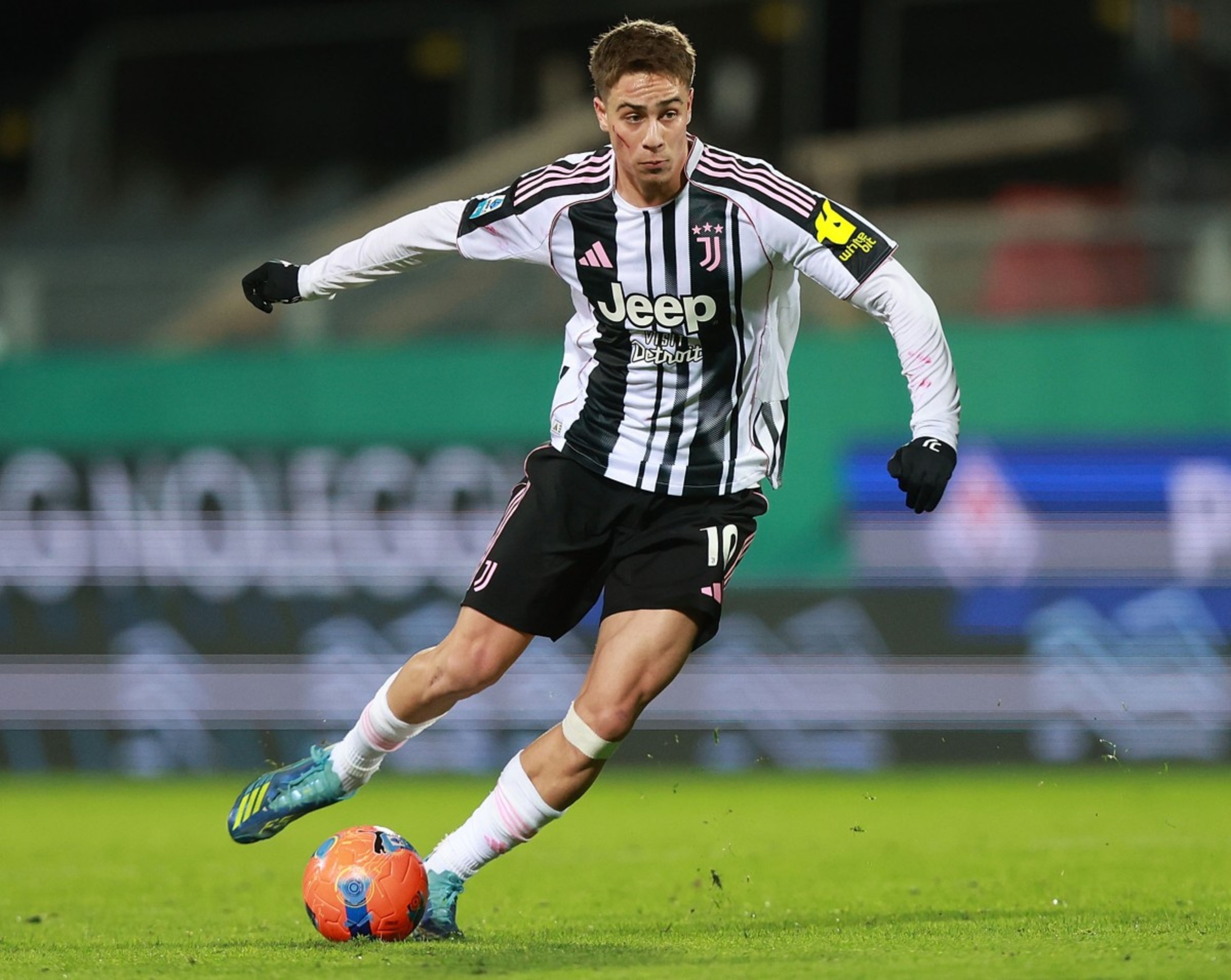 Sources: Chelsea & Arsenal establish contact with the agent of 'one of ...