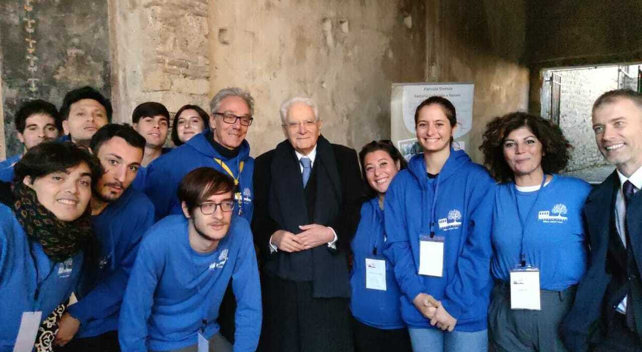 Mattarella a Pompei, l'incontro con i ragazzi con autismo e disabilità ...