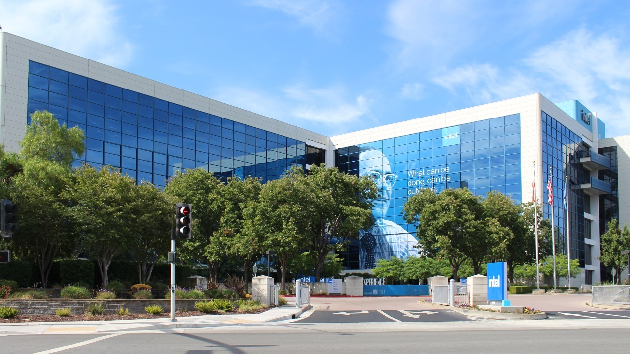 Intel cuts 3,100 at its biggest hub as CHIPS billions go to Ohio