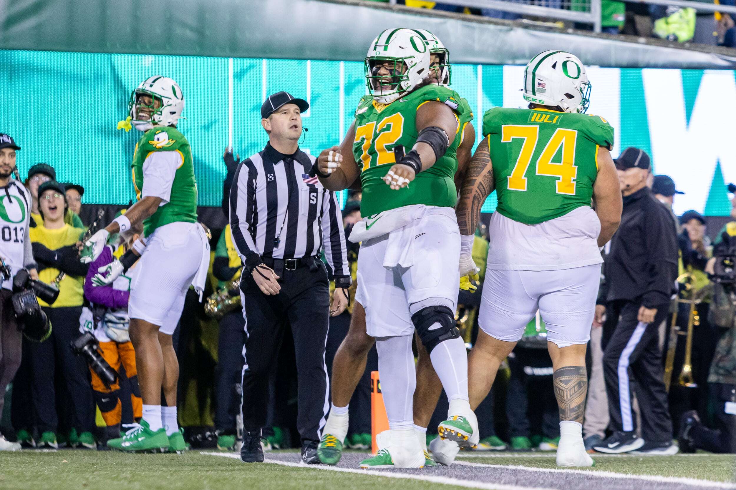 Oregon could have entire starting offensive line available against ...