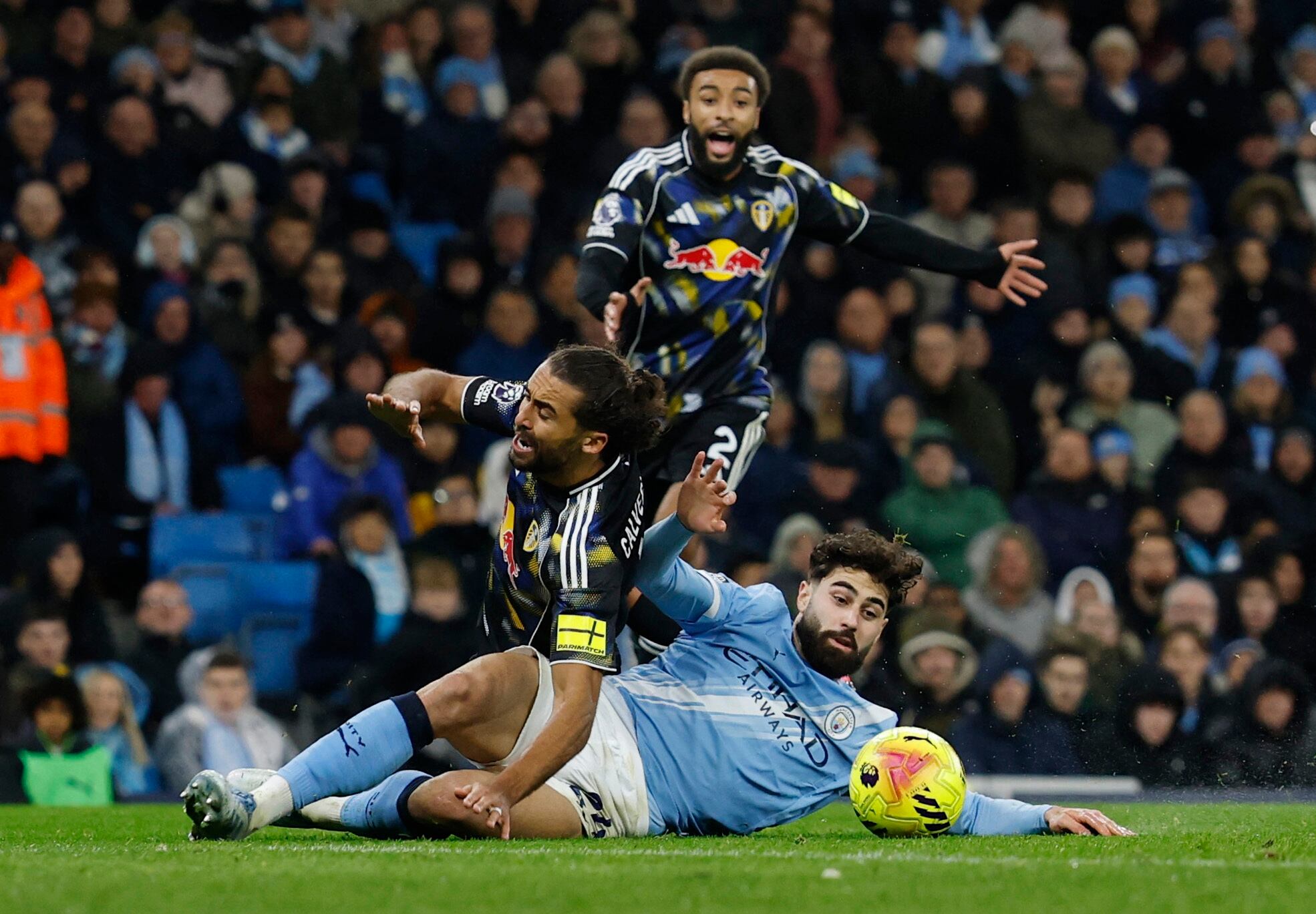 Phil Foden grabs last-gasp winner as Man City earn 'wild' win over ...