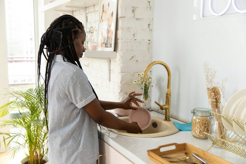 10 Things Men Do Out of Laziness That Women Notice Immediately