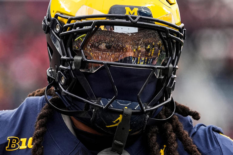 Why wasn't Michigan's Jaishawn Barham ejected for head-butting referee?