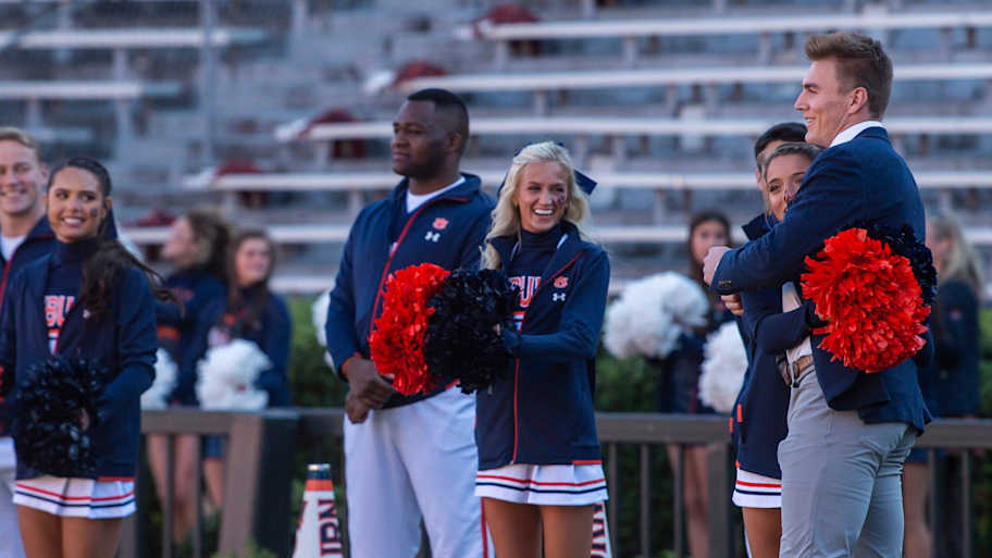 Bo Nix’s wife Izzy shows off Auburn cheerleader fit for big Alabama game