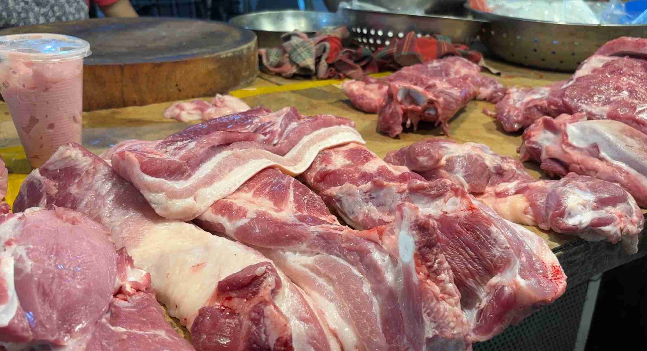 Giá heo hơi hôm nay 29.11: Tiếp đà tăng, cao nhất lên 55.000 đồng/kg