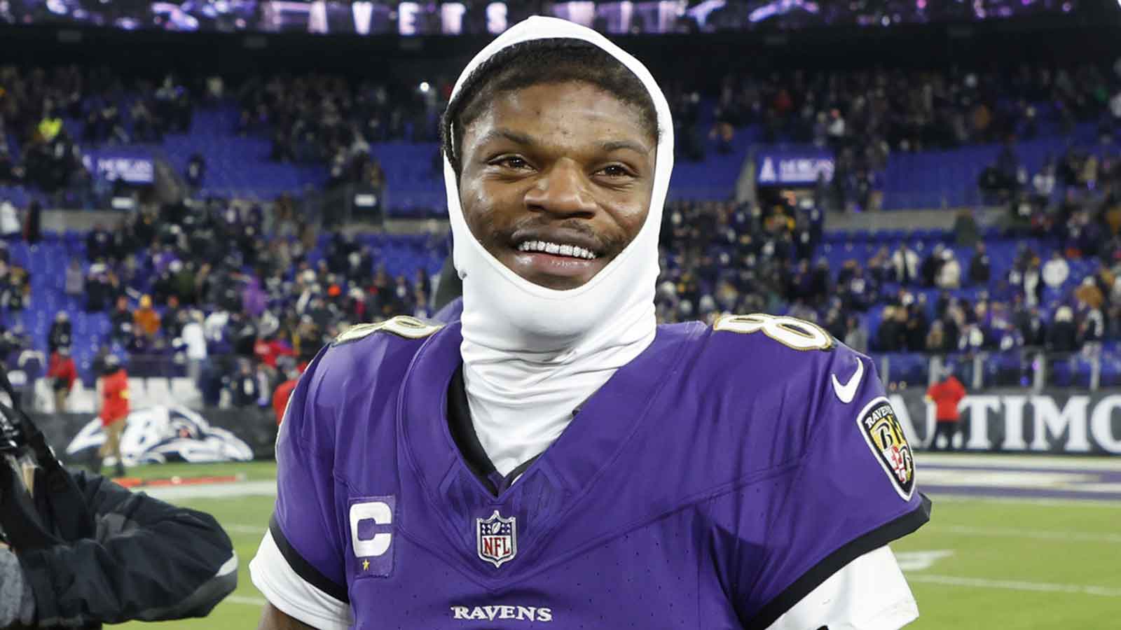Ravens rumors: Lamar Jackson gets $260 million contract prediction that ...