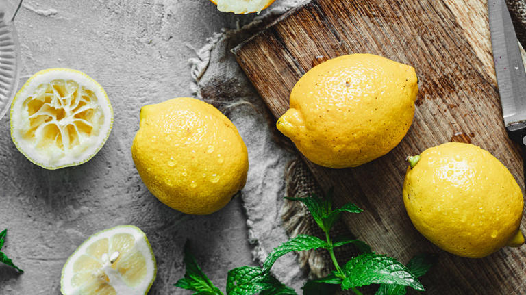 18 Things You Should Start Adding To Your Mop Water For Squeaky Clean ...