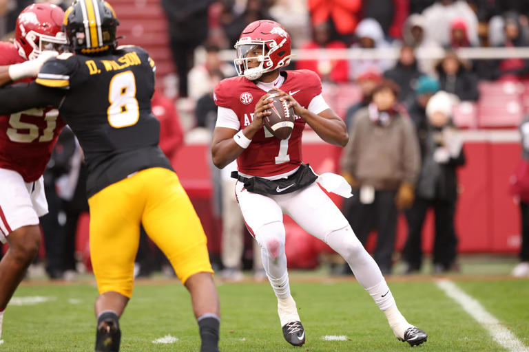 Can Arkansas football players transfer out with Ryan Silverfield hired ...