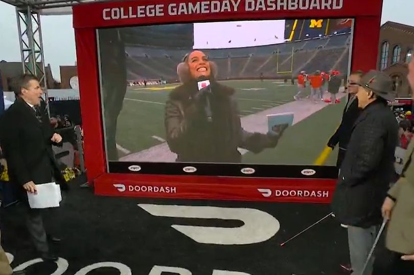 ESPN reporter celebrates after cursing live on air before Ohio State ...