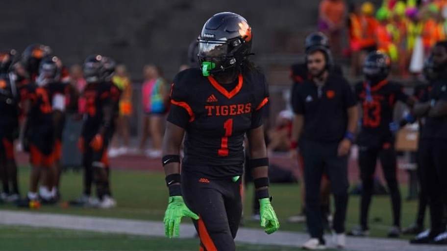 '27 WR Chuck Alexander Jr. Commits to Louisville