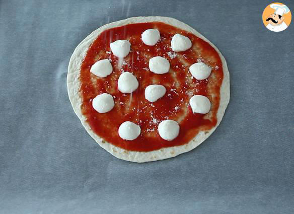 Express tortilla pizza