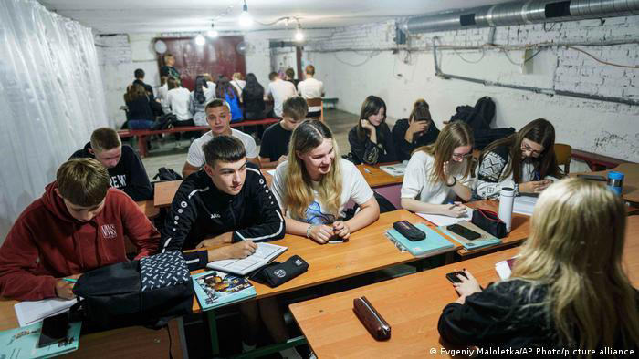 Why Ukrainian school students still speak Russian in Kyiv