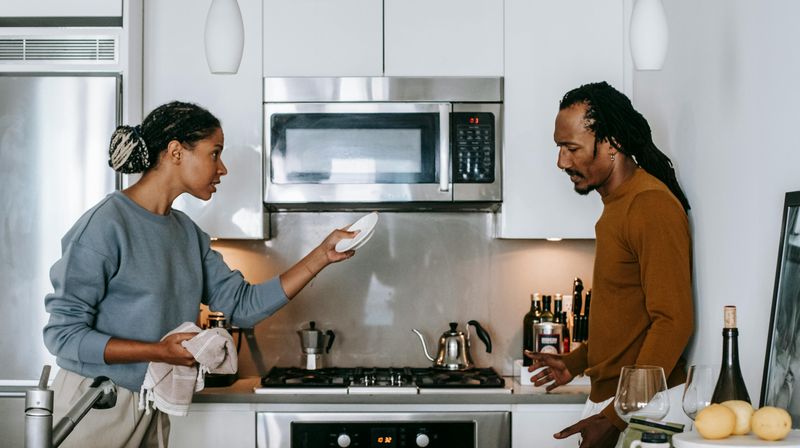 10 Things Men Do Out of Laziness That Women Notice Immediately
