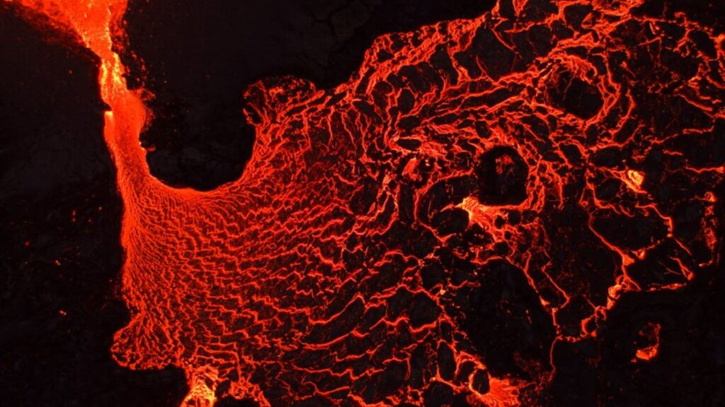 USGS Maintains Code Orange Alert as Kilauea Volcano Erupts With 600 ...