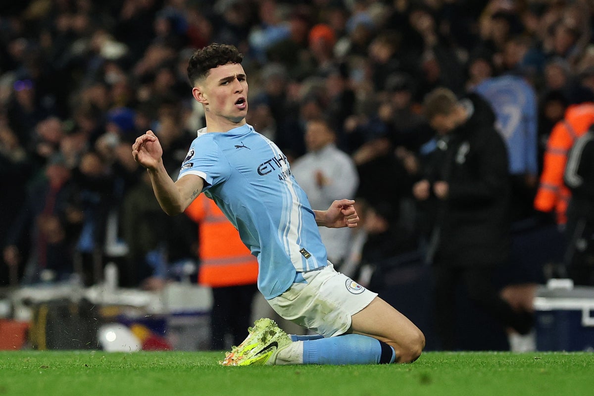 Foden strikes late for Man City to deny dramatic Leeds comeback