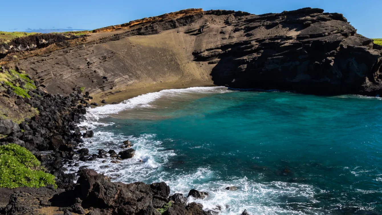 Hawaii’s remote green sand beach offers one of the rarest views in the ...