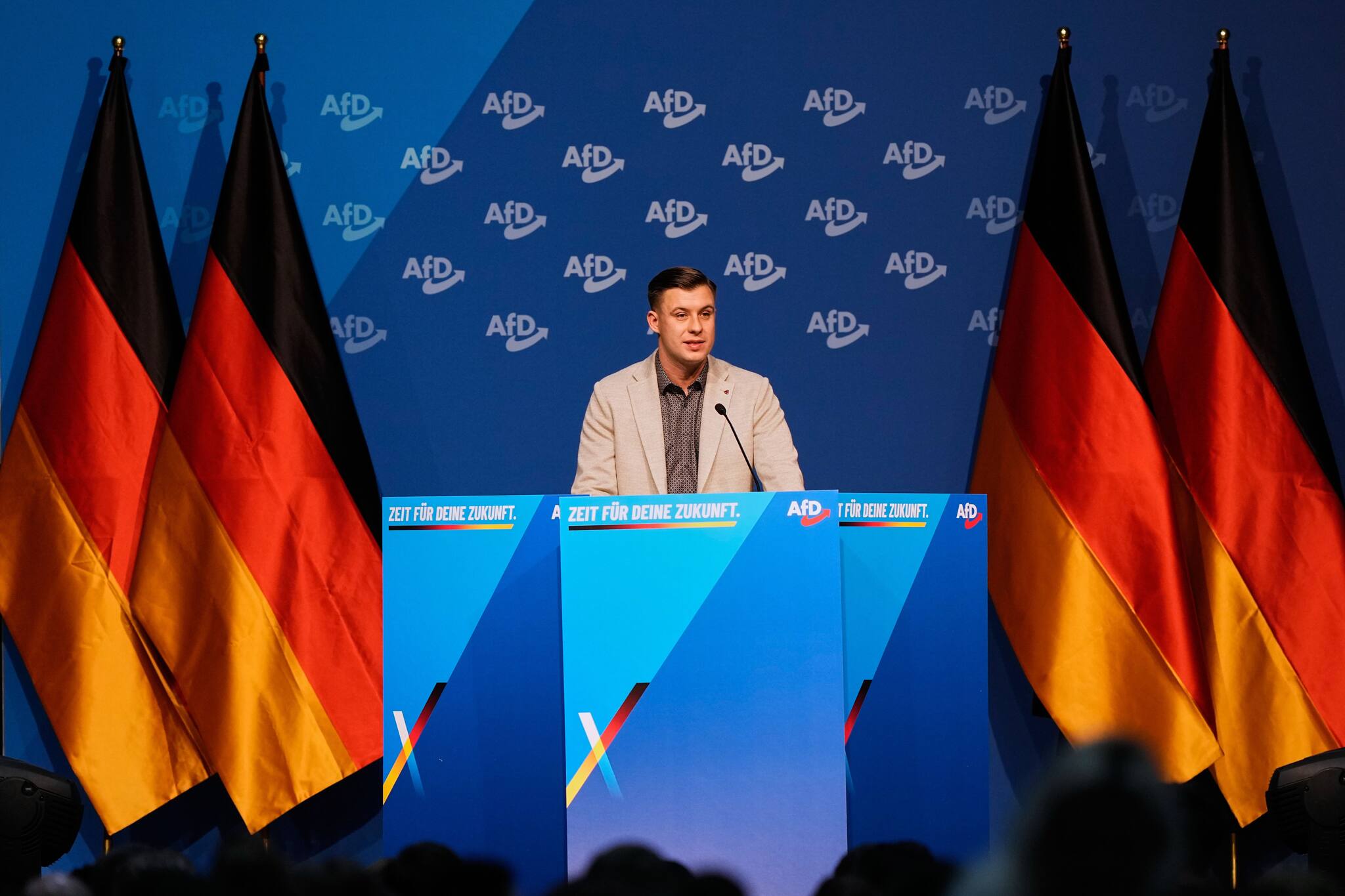Hohm zum Vorsitzenden der „Generation Deutschland“ gewählt +++ Merz ...