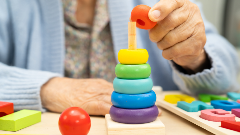 5 Early Signs Of Alzheimer's Disease Your Speech Can Reveal