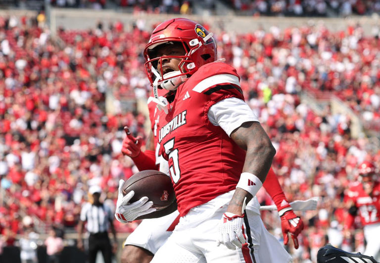 How to Watch Kentucky vs Louisville: Live Stream NCAA College Football ...