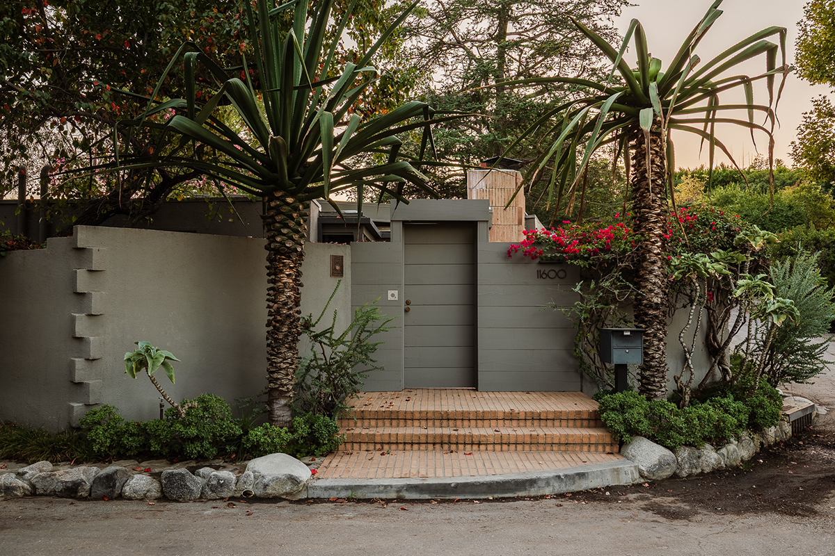 R.M. Schindler's Lechner House in Photos
