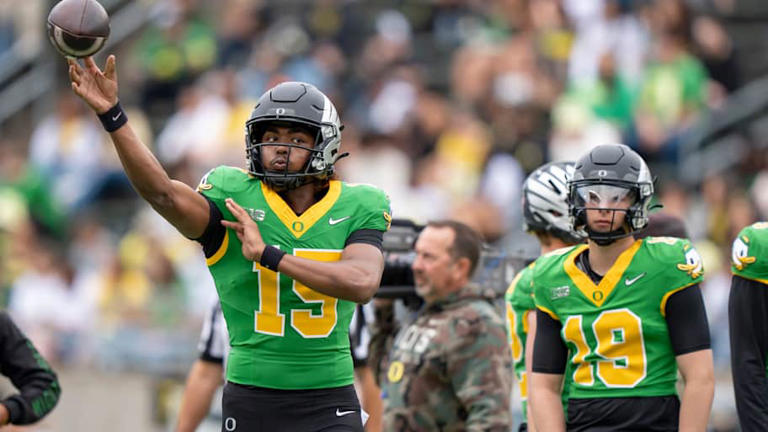 Live Score Updates as Oregon Ducks Battle Washington Huskies