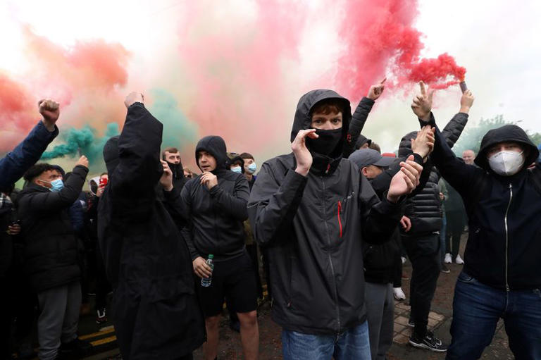 How Manchester United hooligan firm the Men in Black got their menacing ...